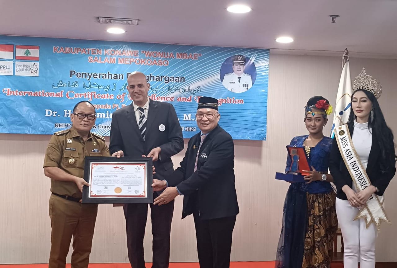 Semakin Mendunia, Harmin Ramba Terima Penghargaan dari Firsts Union ...