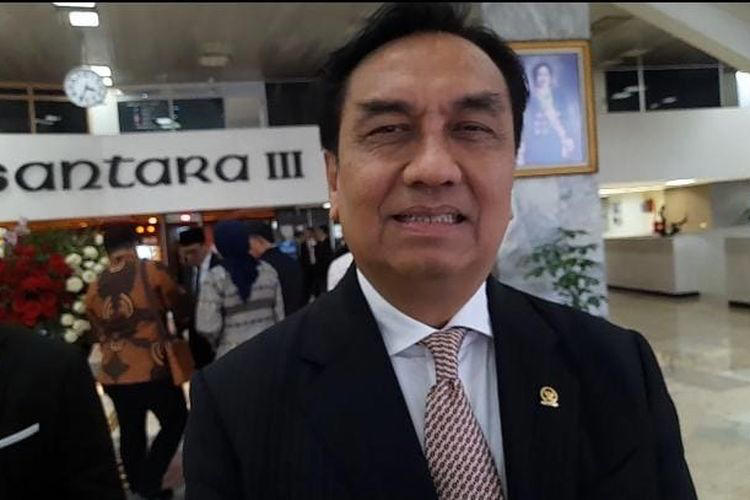 PDI-P Pecat Effendi Simbolon karena Dukung Ridwan Kamil